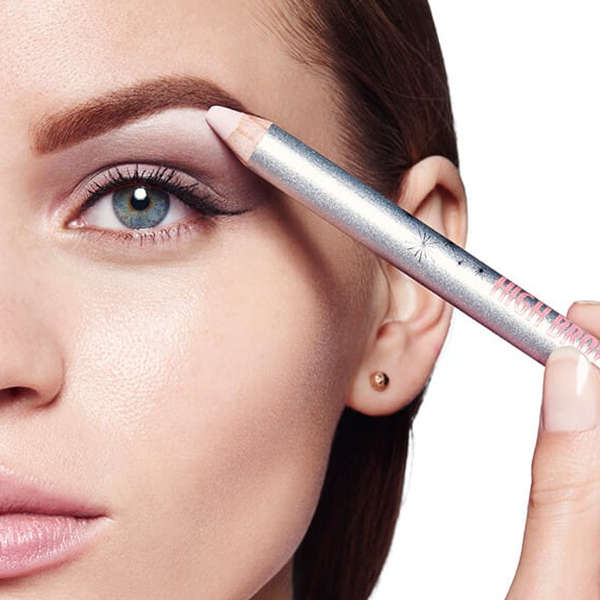 How To Apply Eyebrow Highlighter - EyebrowShaper How To Apply Eyebrow Highlighter - EyebrowShaper